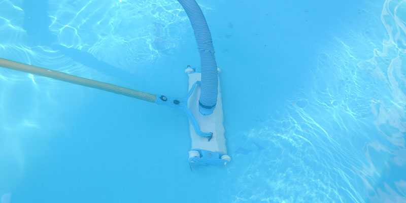 Choosing Swimming Pool Vacuums – Should You Choose Automatic or Manual ...